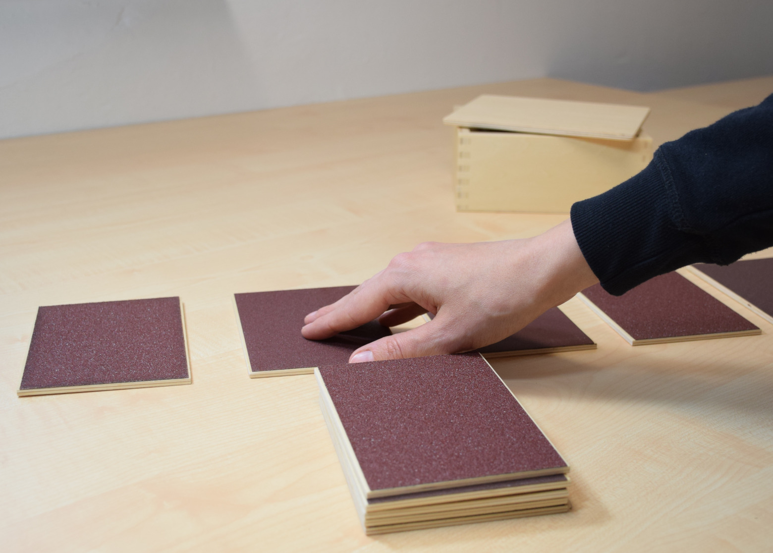 Tasttäfelchen Montessori-Material z. Tastsinn | Montessori-Shop.de